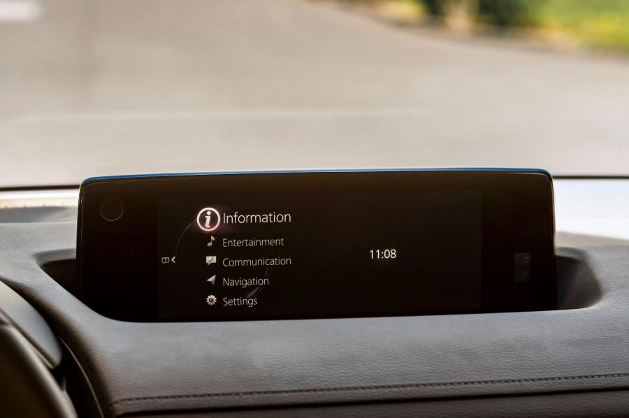 Mazda comienza a ofrecer actualizaciones de forma remota en el software ...