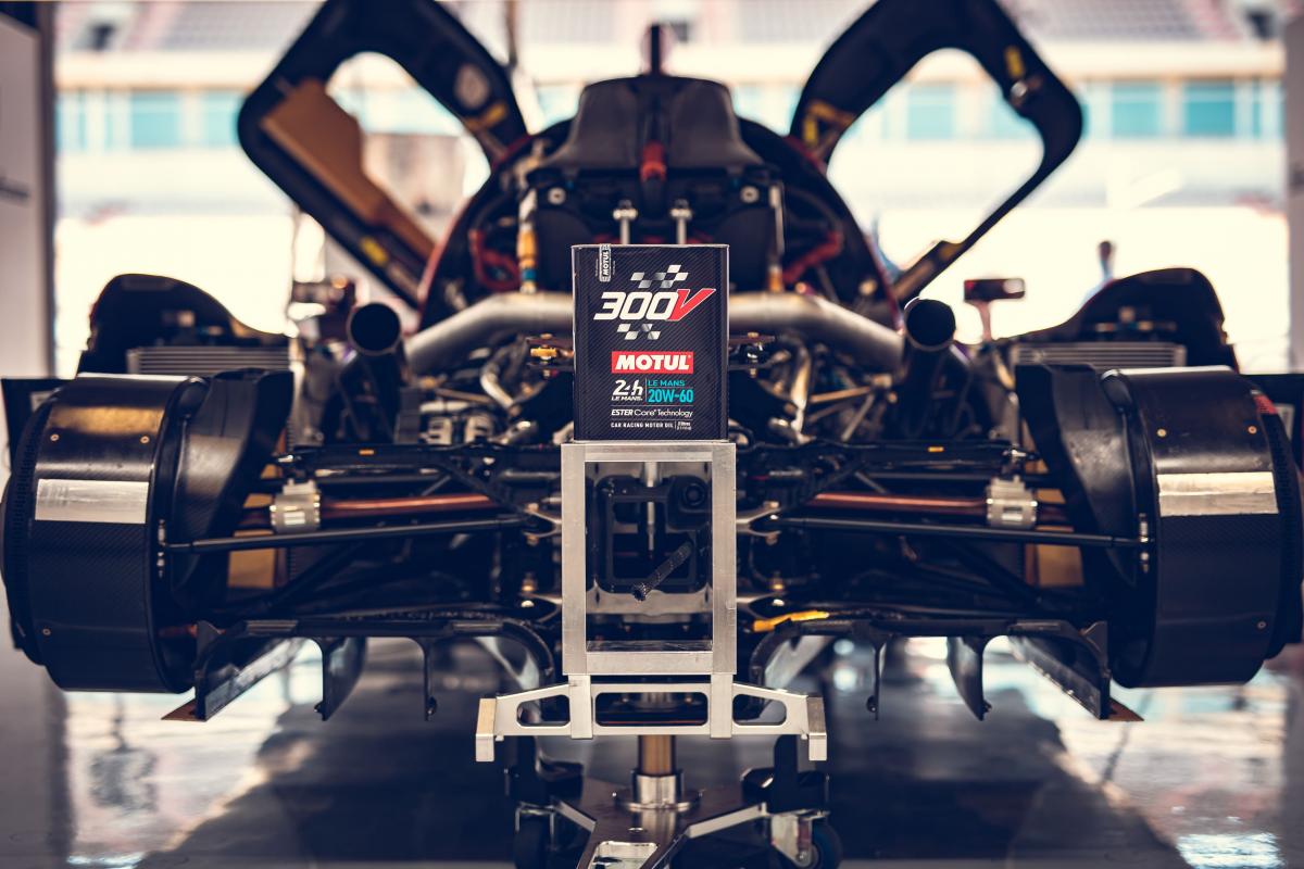 Motul presenta una nueva gama 300V con una formulación mejorada ...